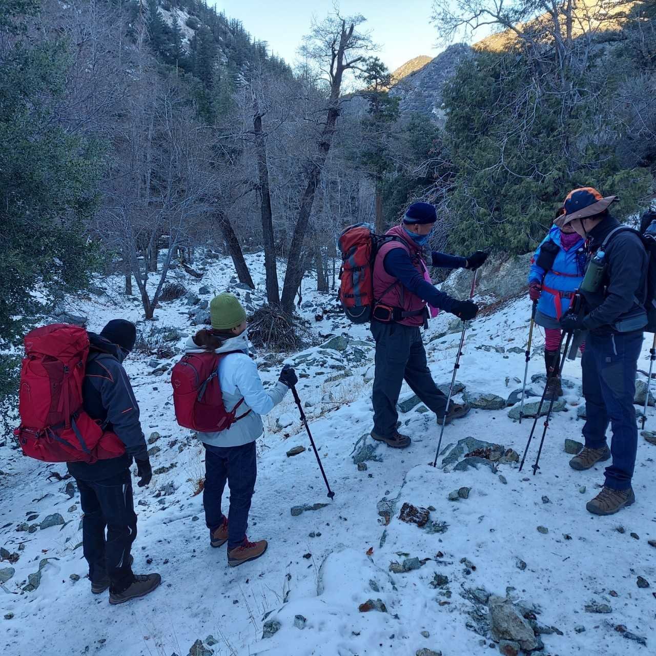 12/18 /2021 Kelly Camp via Icehouse Canyon ( 11.6 mi, 3,097 ft gain ...